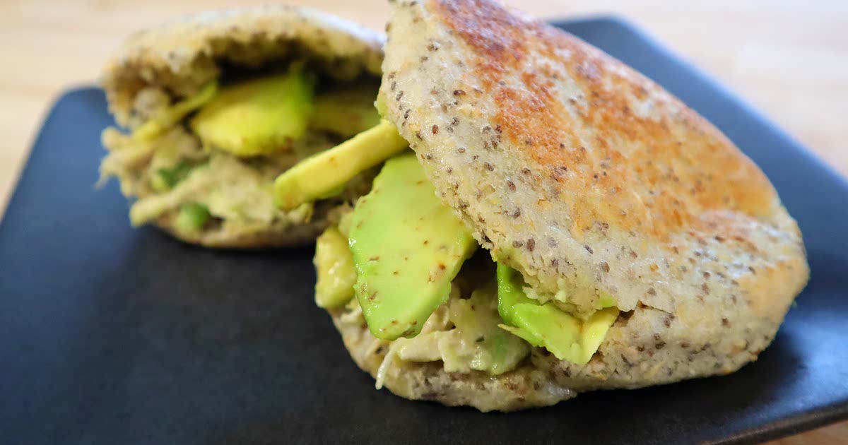 Healthy Twist on Venezuelan "Reina Pepiada" Arepas | Creamy Chicken ...