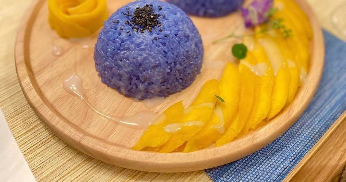 Mango sticky rice with butterfly pea flowers Recipe — Samsung Food