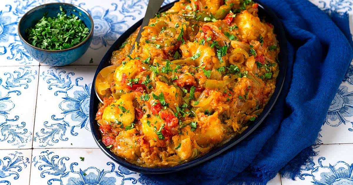 Dopiazeh Aloo (Persian Potato Curry) Recipe - Samsung Food