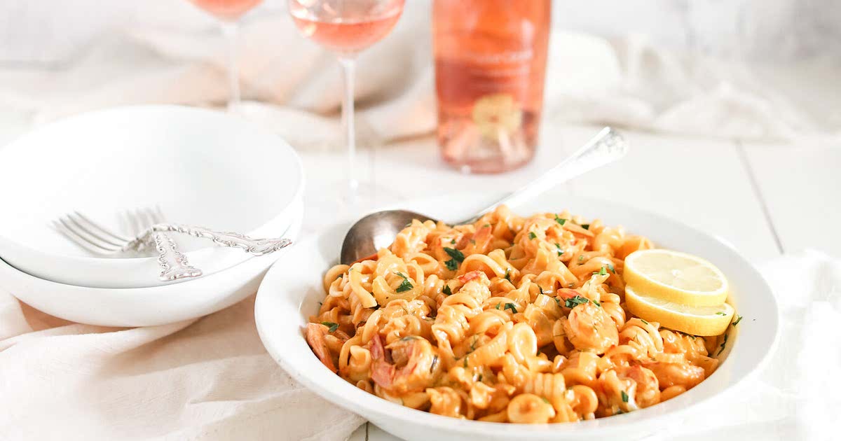 King Prawn Pasta in Rosé Sauce Recipe - Samsung Food
