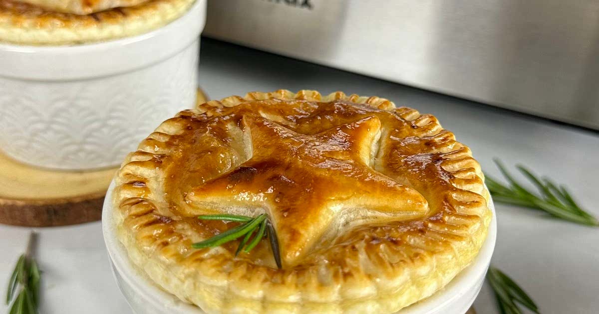 Individual Christmas Pies Recipe — Samsung Food