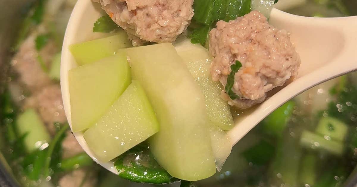 Chayote with shrimp and pork meatballs soup Recipe - Samsung Food