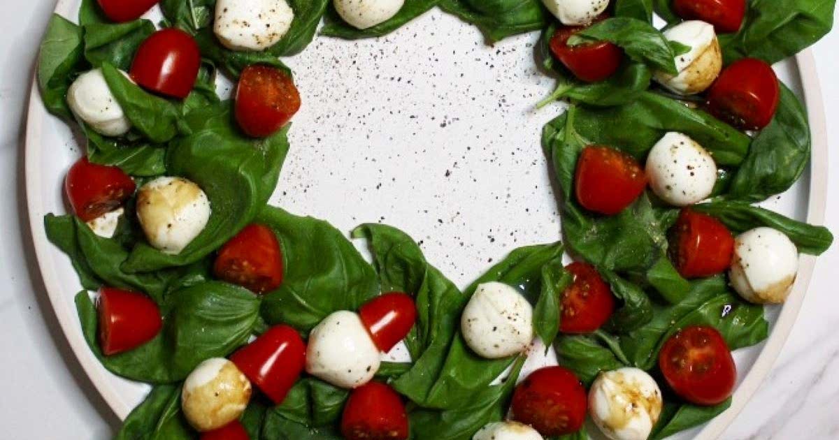 Christmas Wreath Caprese Salad Recipe - Samsung Food