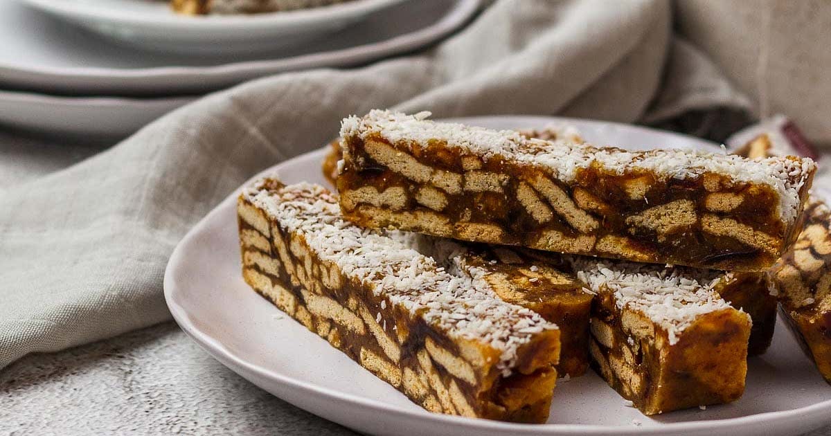 No-Bake Date Slice (Dadelvingers) Recipe - Samsung Food