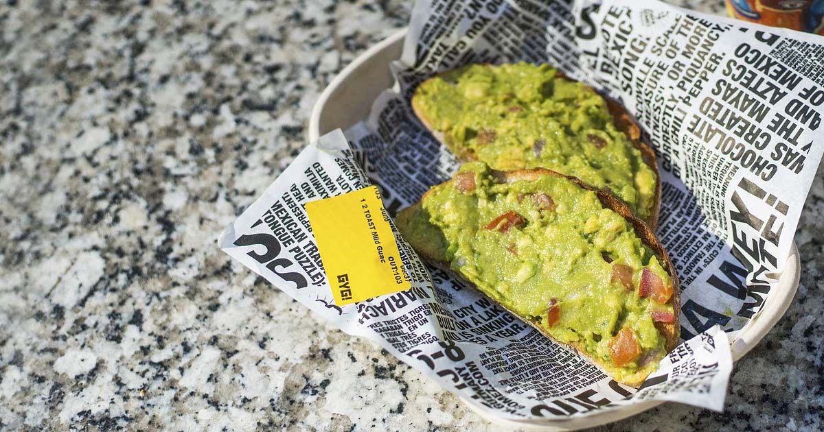 Easy Guacamole Recipe: Step-by-step At-home Guide - Guzman y Gom ...