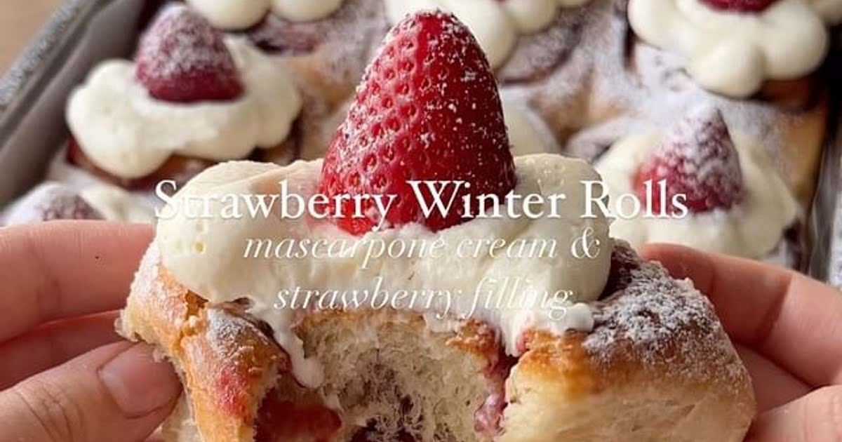 Strawberry Winter Rolls Recipe — Samsung Food