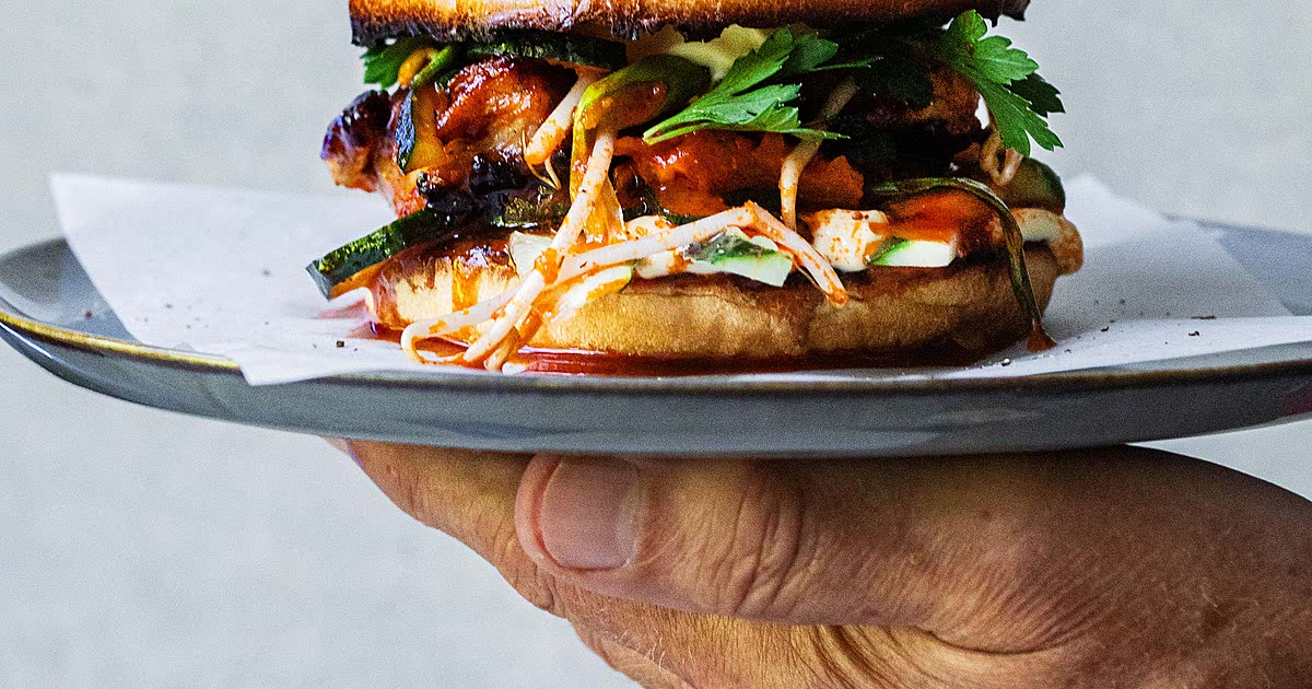Gochujang Chicken-Burger mit spicy Slaw Recipe - Samsung Food