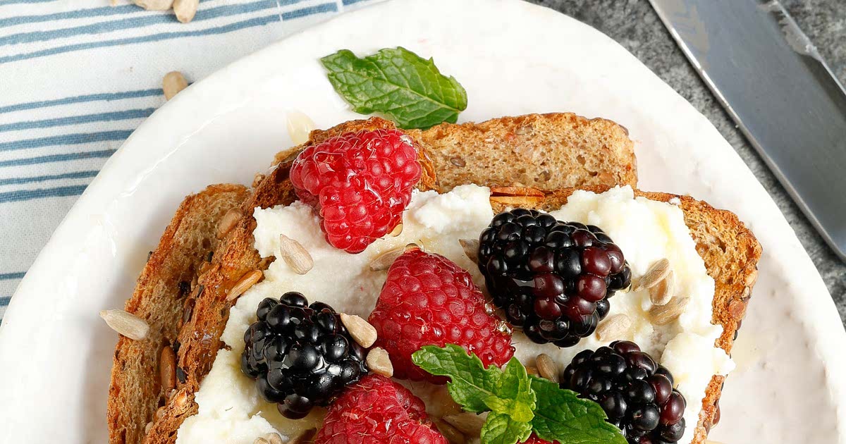 Blackberry Raspberry Ricotta Toast Recipe | Samsung Food App