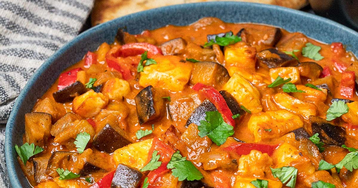 Aubergine and Halloumi Curry Recipe — Samsung Food