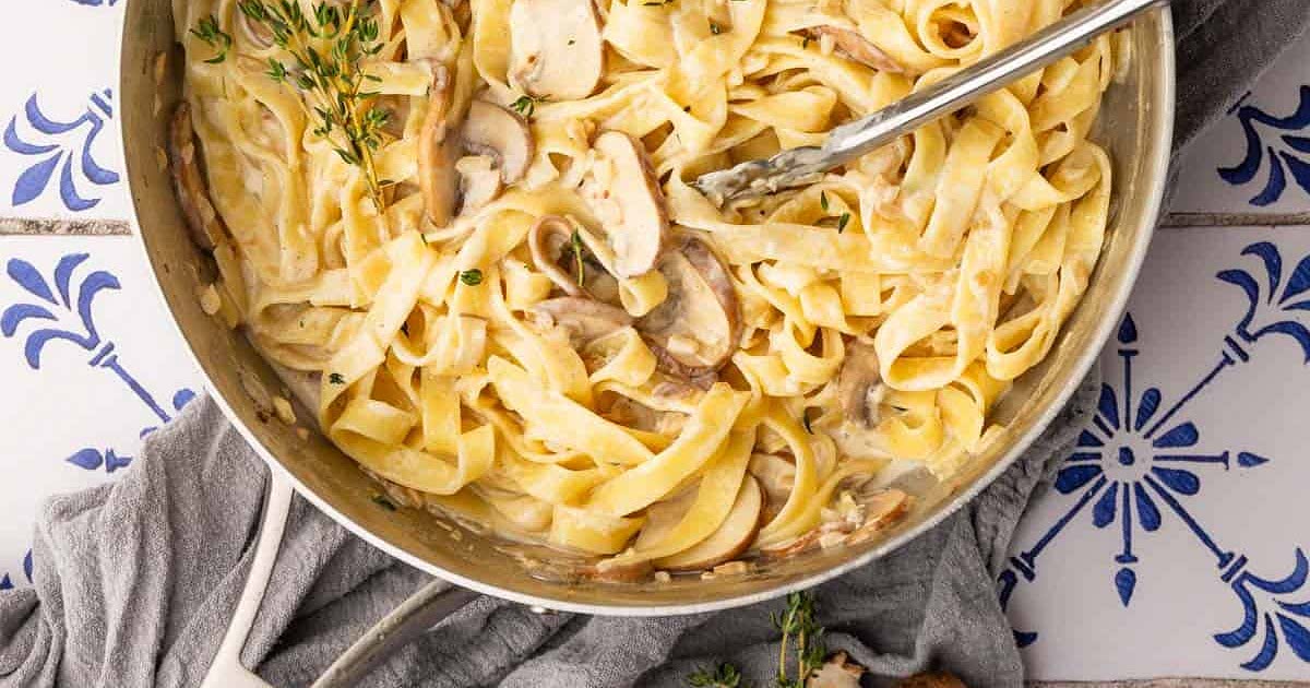 15-Minute Creamy Mushroom Tagliatelle Recipe — Samsung Food