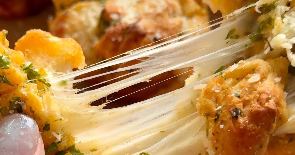 Spicy Garlic Bubble Bread Recipe — Samsung Food