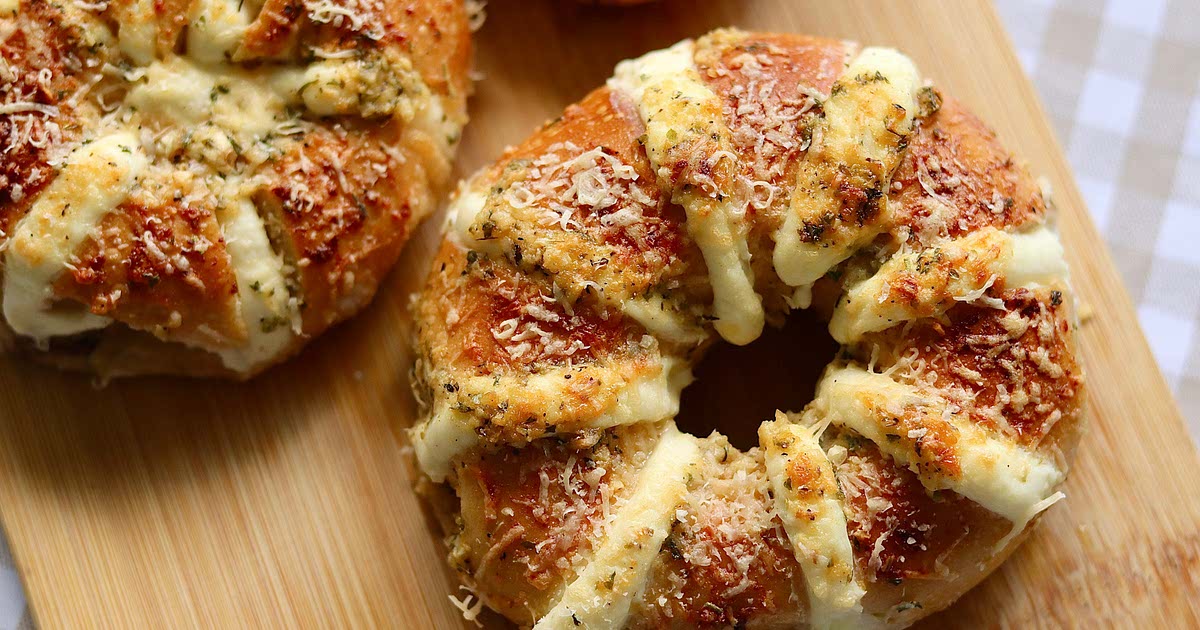 Garlic Cream Cheese Bagel Recipe — Samsung Food