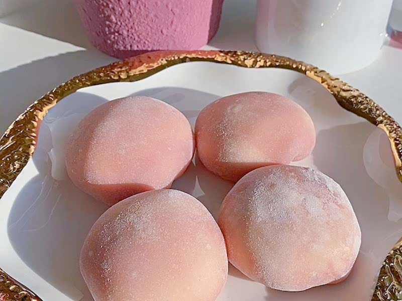 Strawberry mochi Recipe - Whisk