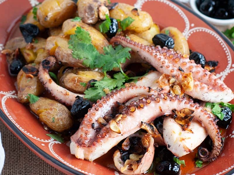Portuguese style grilled octopus with smashed potatoes (polvo à ...