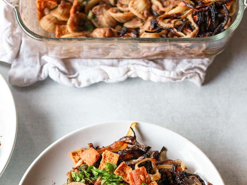 Pasta with Lentils, Syrian style (Horaa Esbao) | حراق اصبعه ("Finger ...