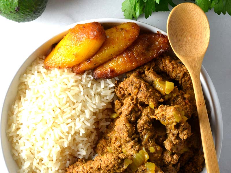 Bistec Encebollado (Puerto Rican Steak and Onions) Recipe - Samsung Food