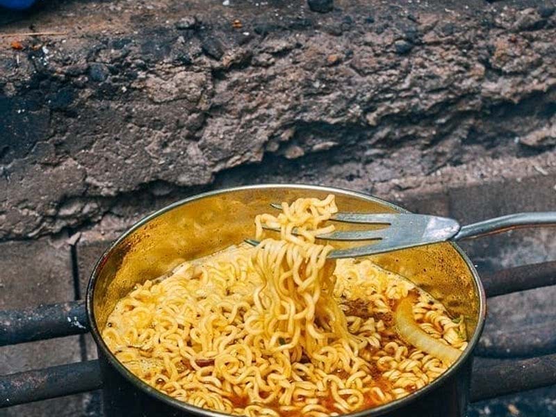 Campfire Curry Ramen Recipe - Samsung Food