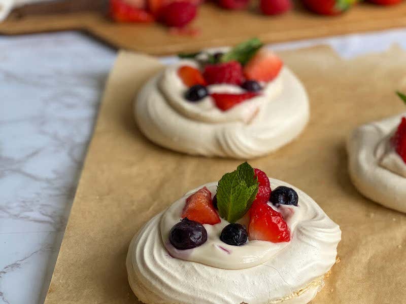 Mini pavlovas Recipe - Samsung Food
