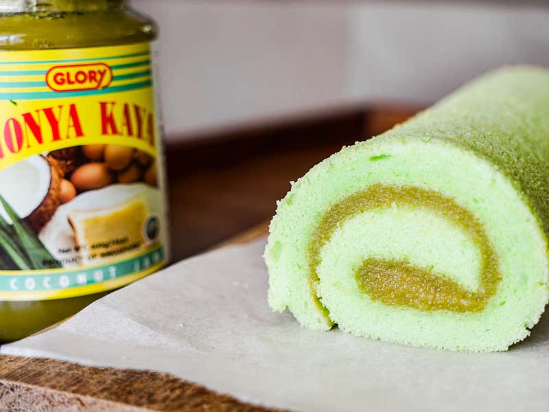 Pandan Kaya Swiss Roll Recipe Samsung Food Pandan Kaya Swiss Roll Recipe Samsung Food
