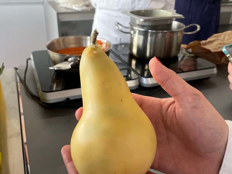 Beeswax fermented pears. Recipe - Samsung Food