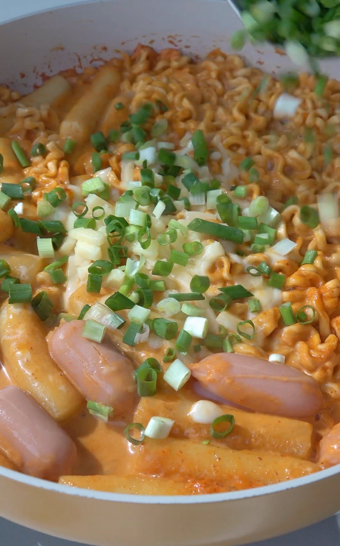 Cheesy buldak rabokki Recipe — Samsung Food