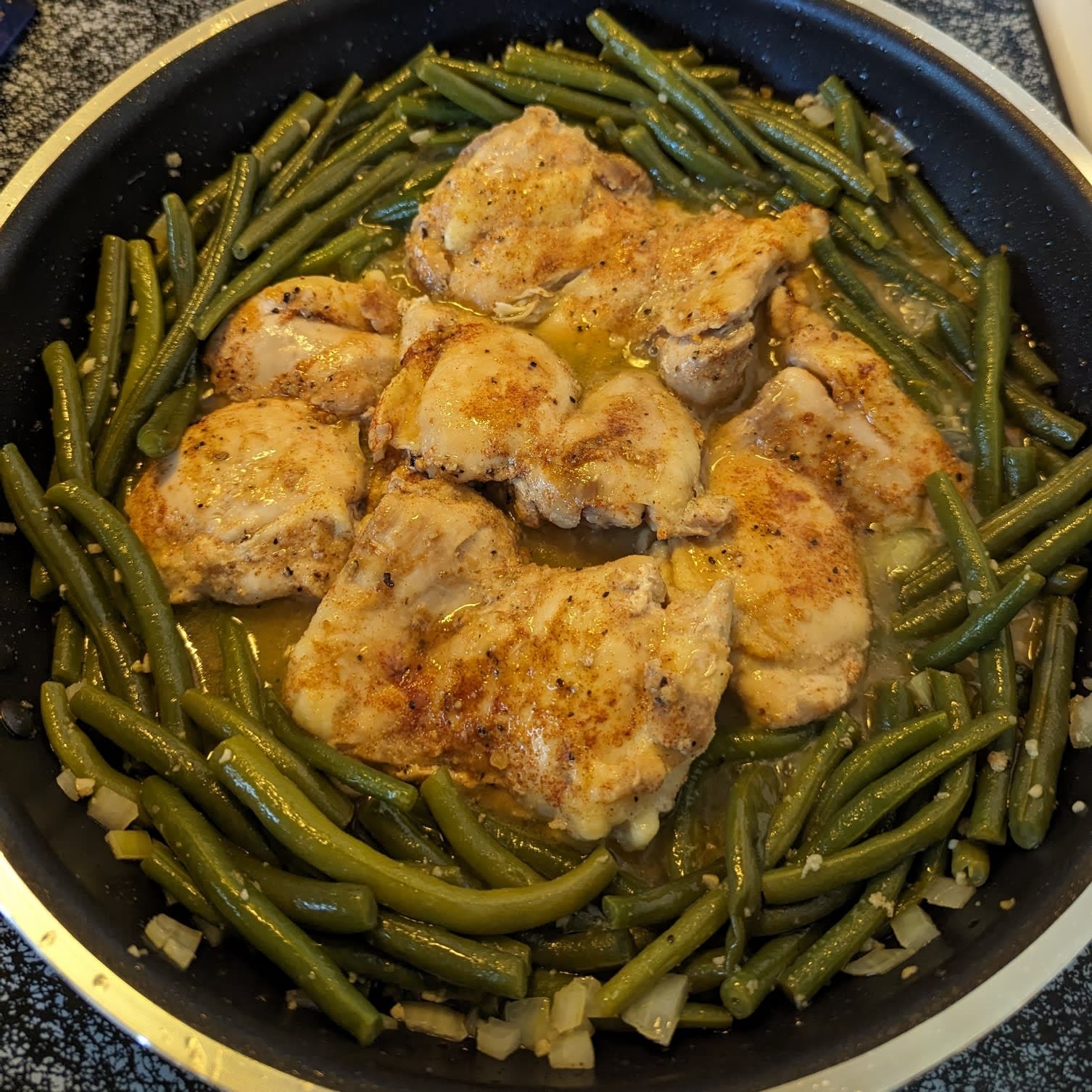 Lemon Garlic Butter Chicken and Green Beans Skillet Recipe - Samsung Food